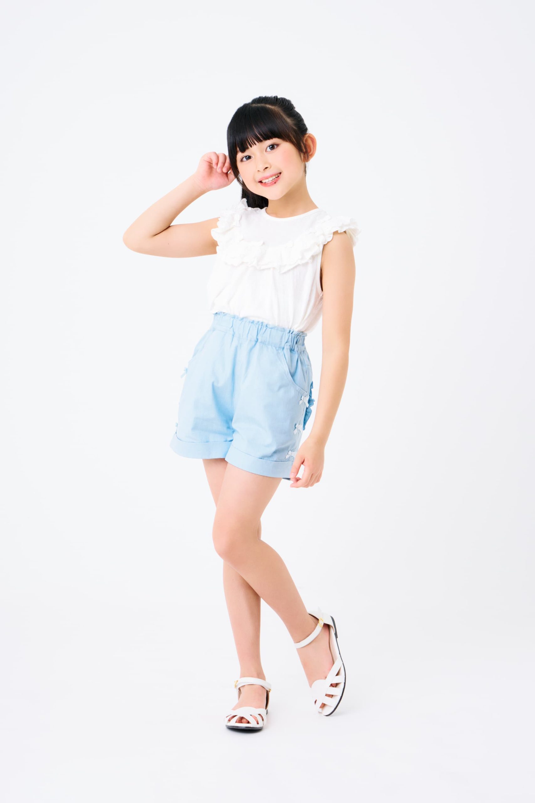 【画像あり】川で水遊びしてる可憐な少女2人組が撮られる [808139444]